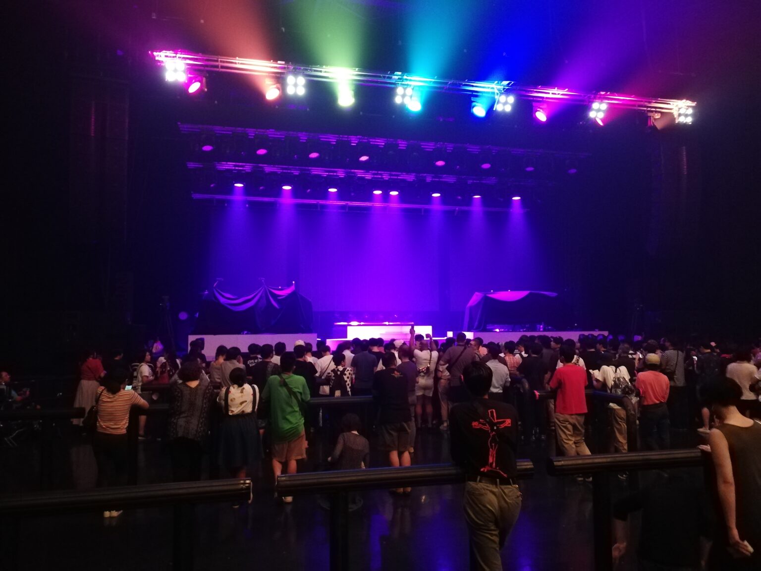 ZEPP DIVERCITY TOKYO 各駅からの行き方・ステージの見え方 - tm-808