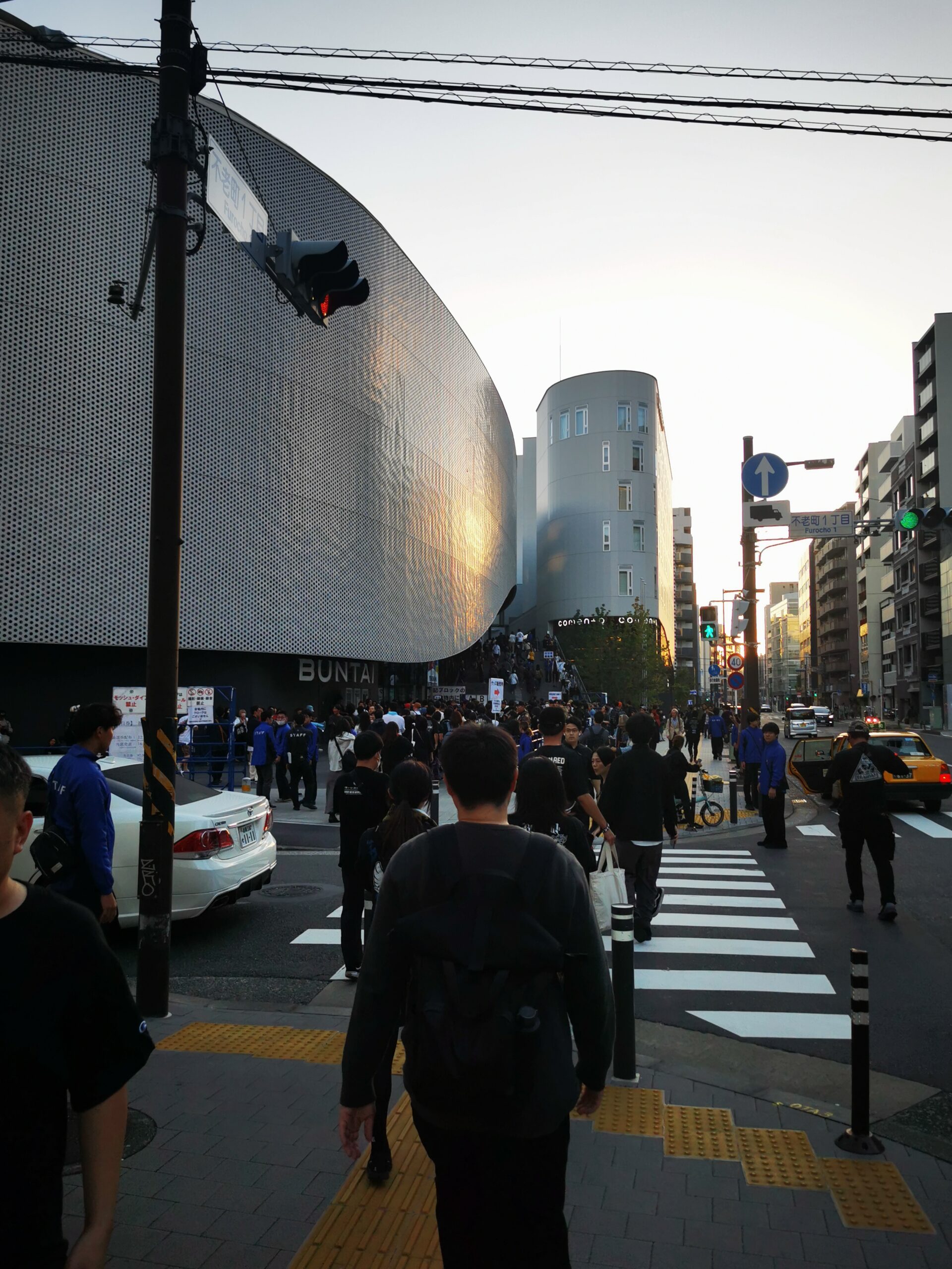横浜BUNTAI 駅からの行き方・ステージの見え方 - tm-808
