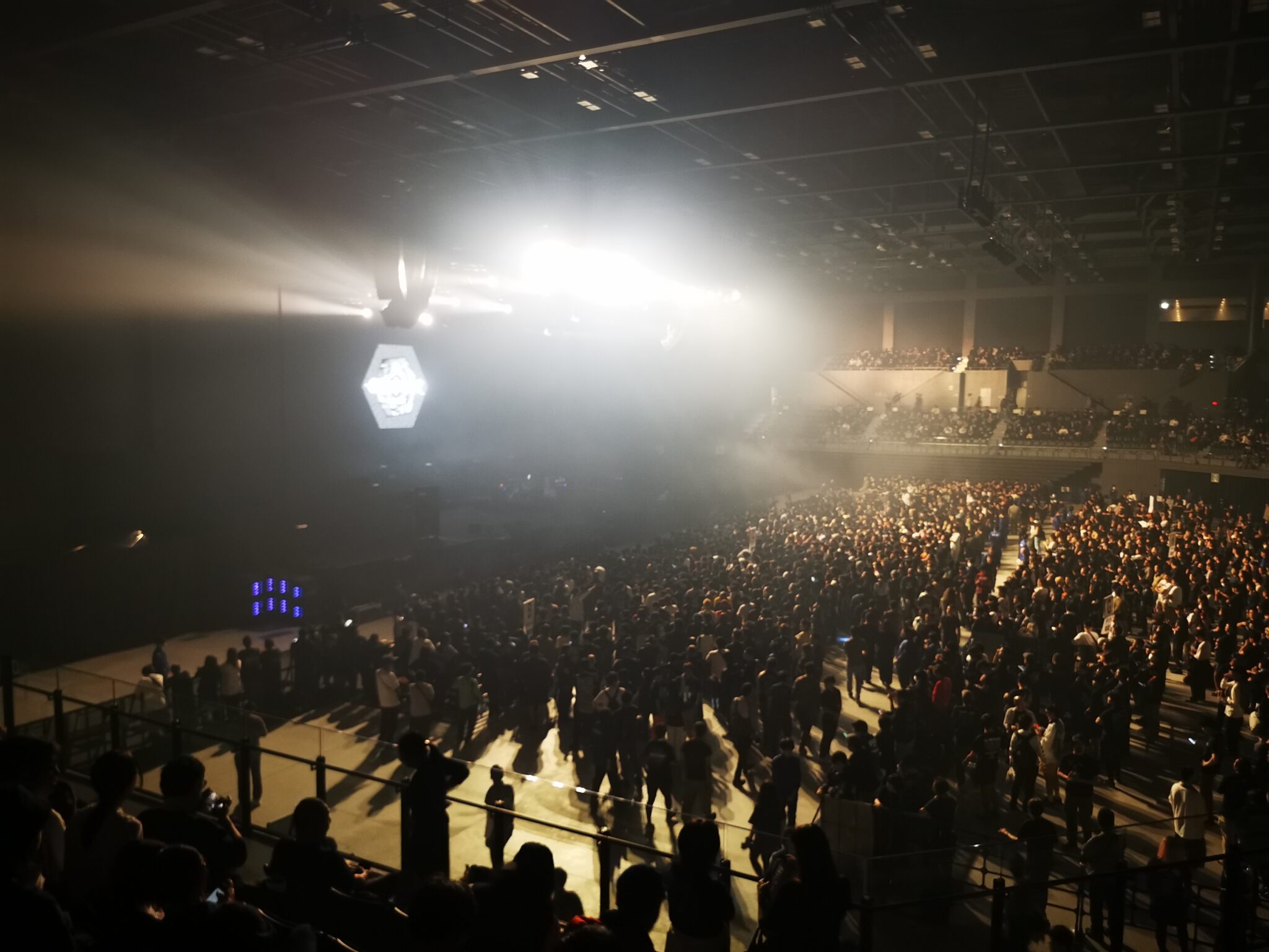 横浜BUNTAI 駅からの行き方・ステージの見え方 - tm-808