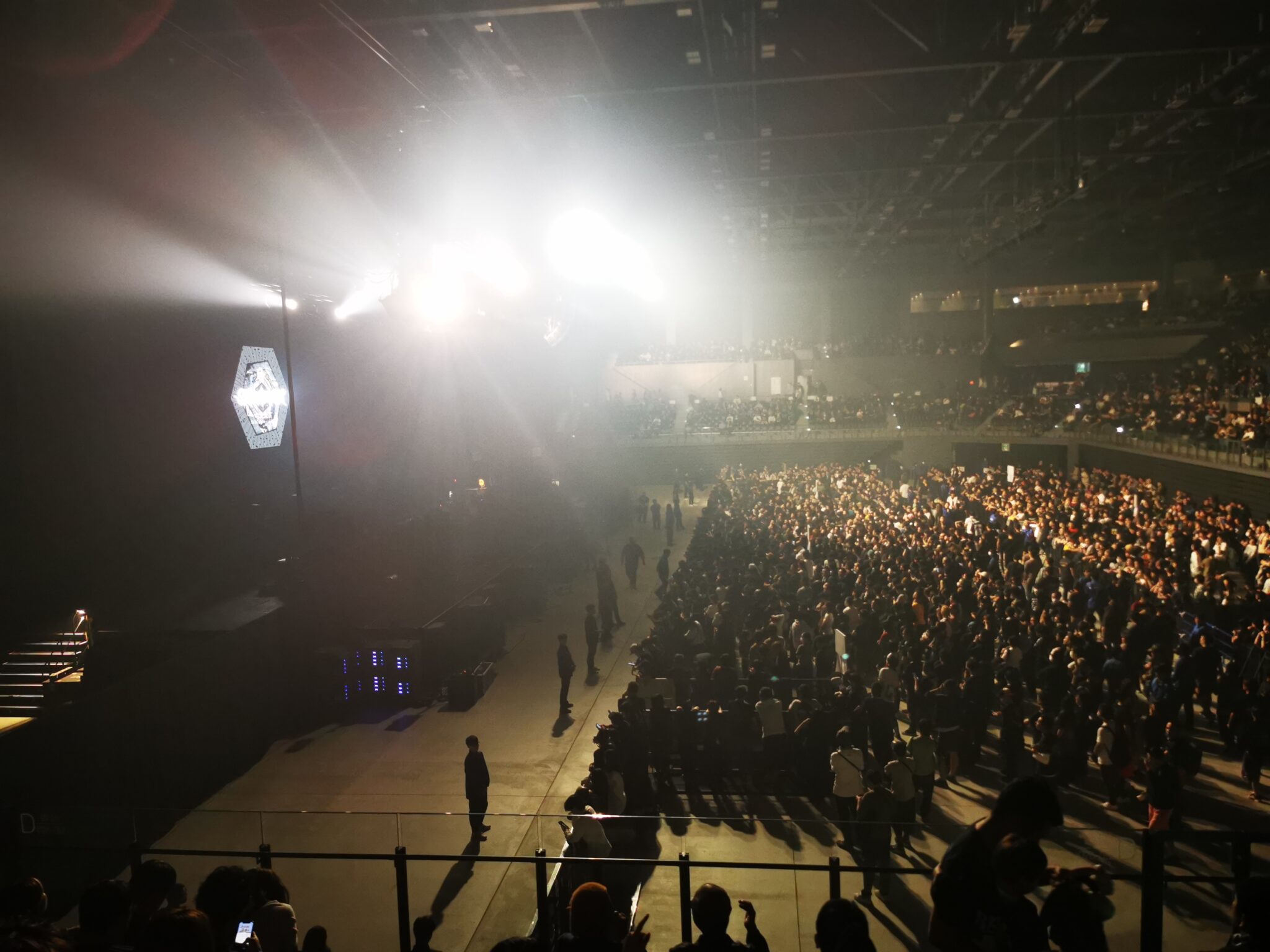 横浜BUNTAI 駅からの行き方・ステージの見え方 - tm-808