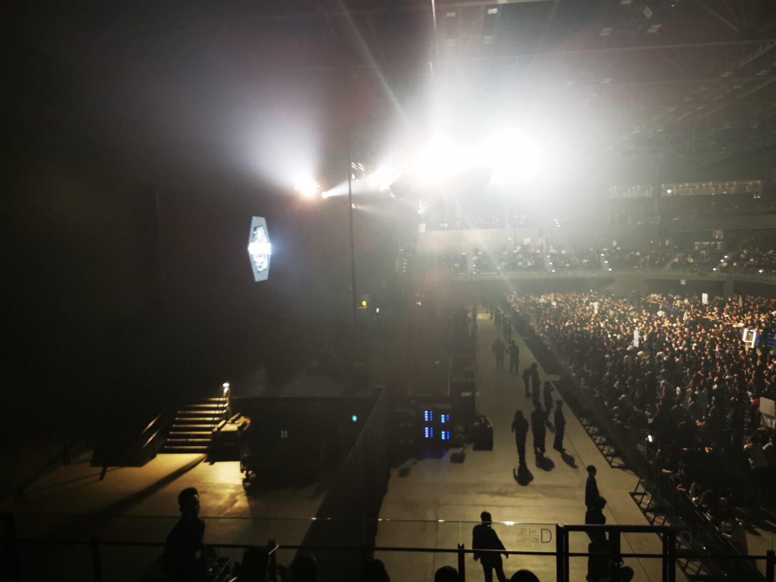 横浜BUNTAI 駅からの行き方・ステージの見え方 - tm-808